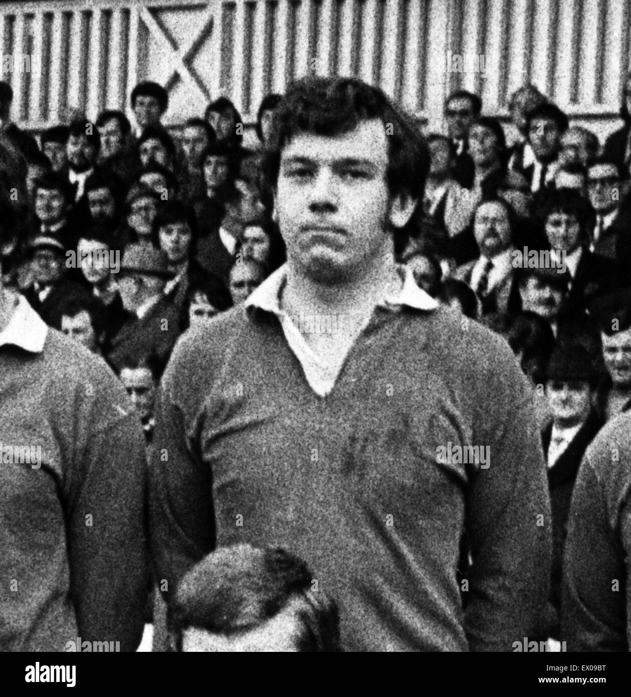 Llanelli rfu player hi-res stock photography and images - Alamy