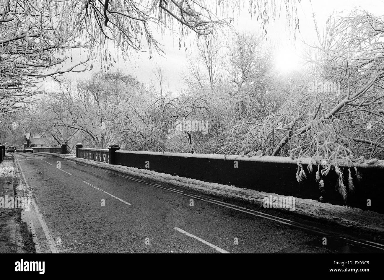 Snow scenes at Sonning, Berkshire. December 1981 Stock Photo - Alamy