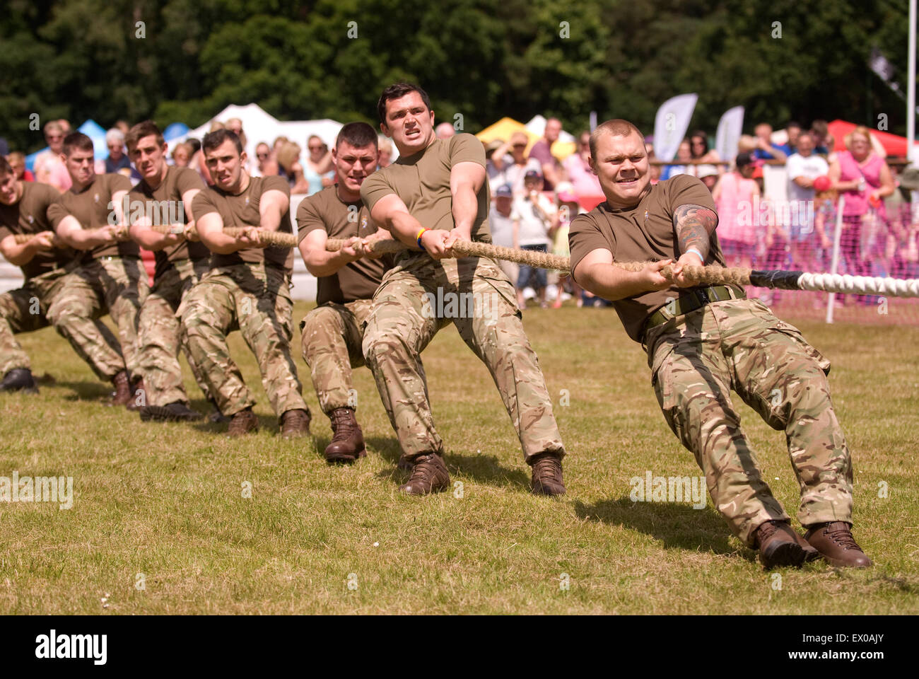 10 Trg Bn Inter Platoon Tug 'o' War, Farewell to the Garrison Festival ...