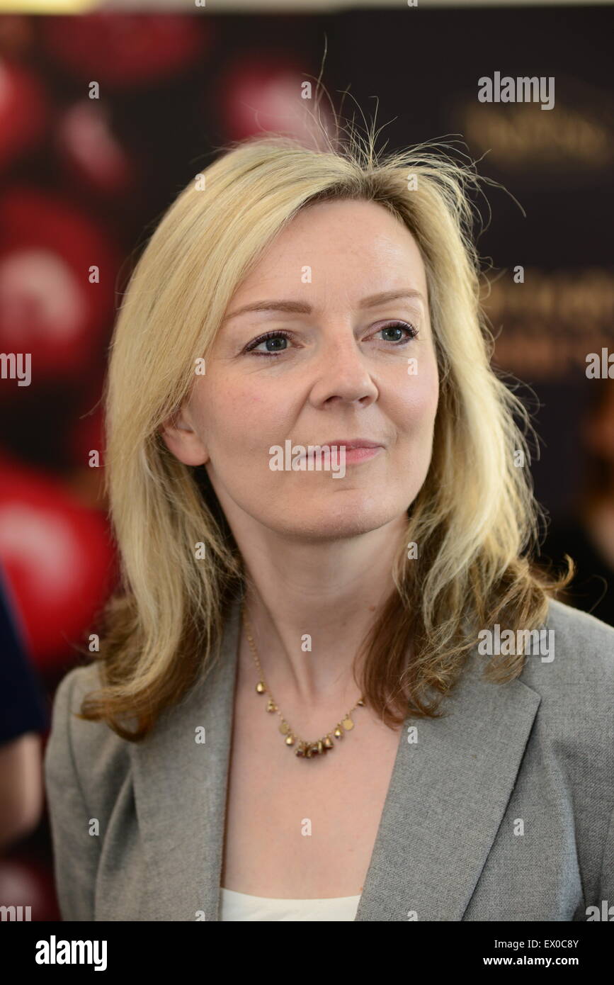 Liz truss mp hi-res stock photography and images - Alamy