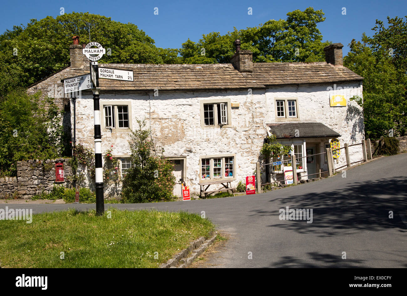 Malham village hi-res stock photography and images - Alamy