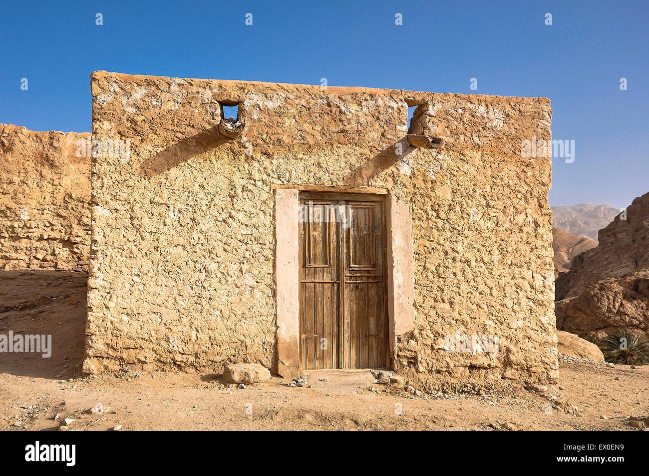 Adobe in the desert hi-res stock photography and images - Alamy