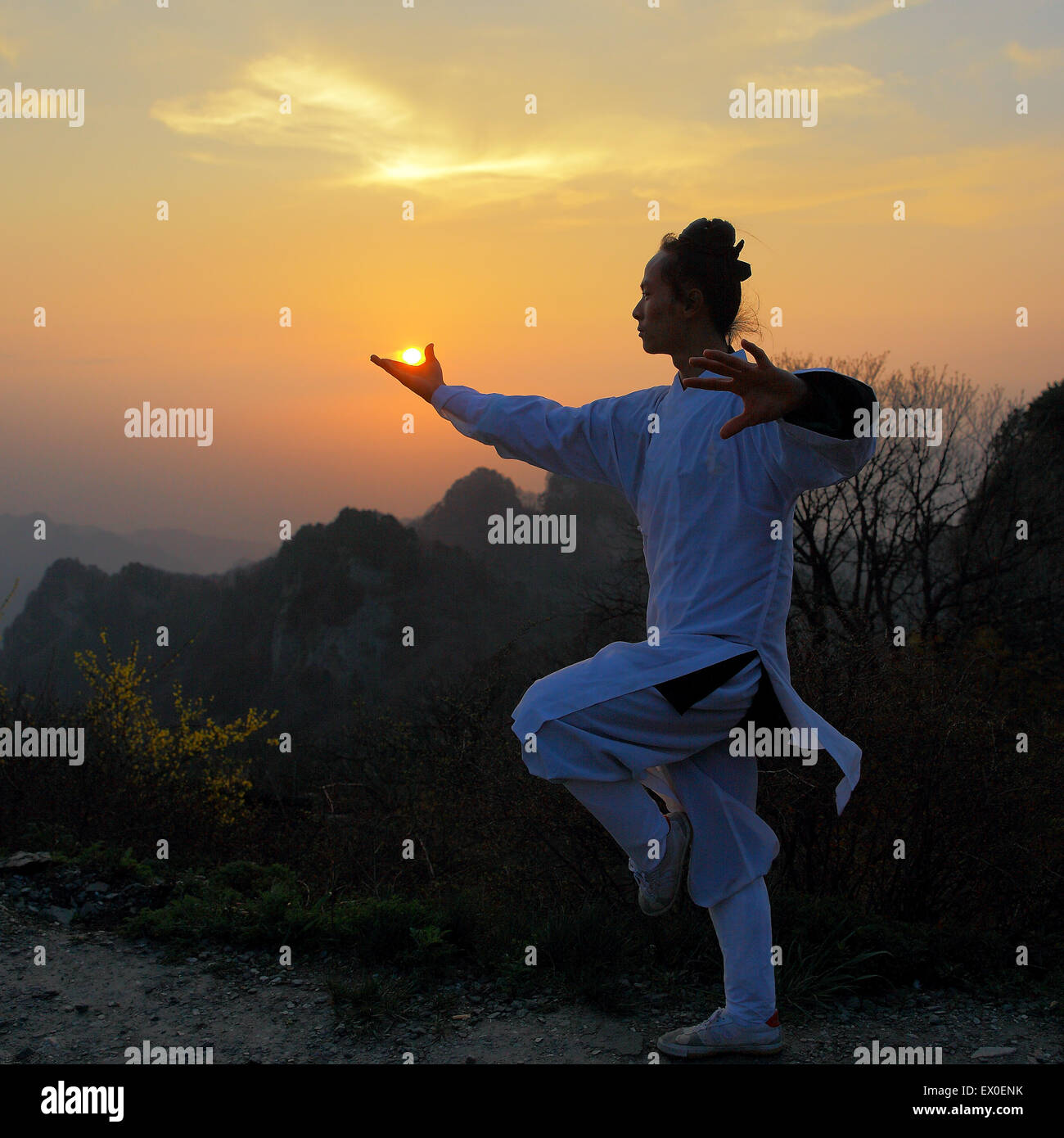 Wudang mountains hi-res stock photography and images - Alamy