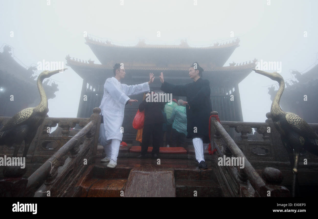 Taoist Monk Stock Photos & Taoist Monk Stock Images - Alamy