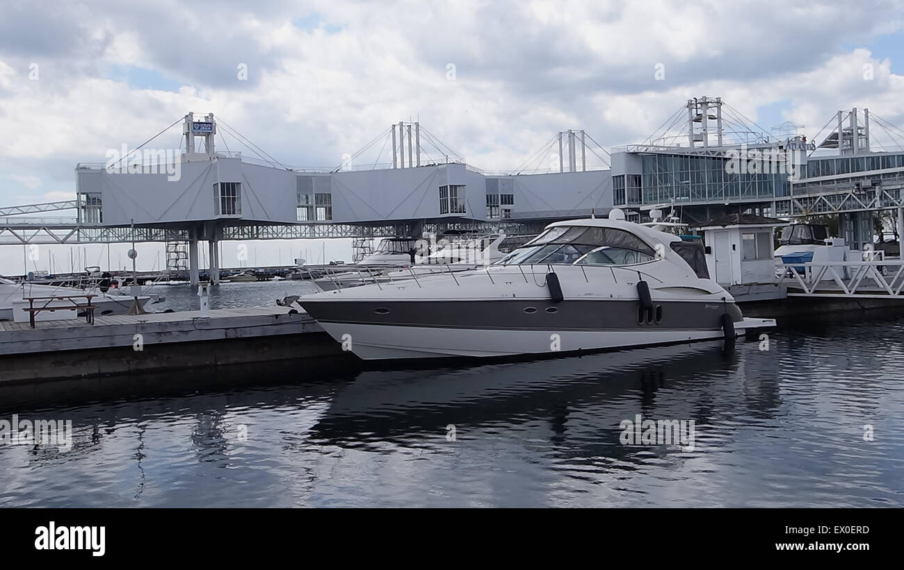 Parked boat hi-res stock photography and images - Alamy