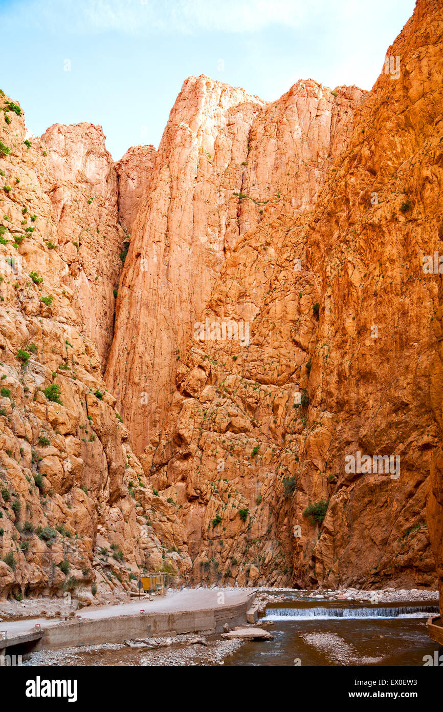 in todra gorge morocco africa and river Stock Photo - Alamy