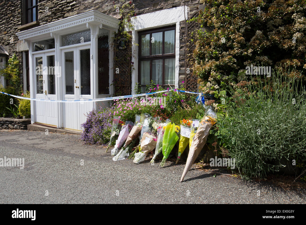 Crime murder flowers floral tribute hi-res stock photography and images ...