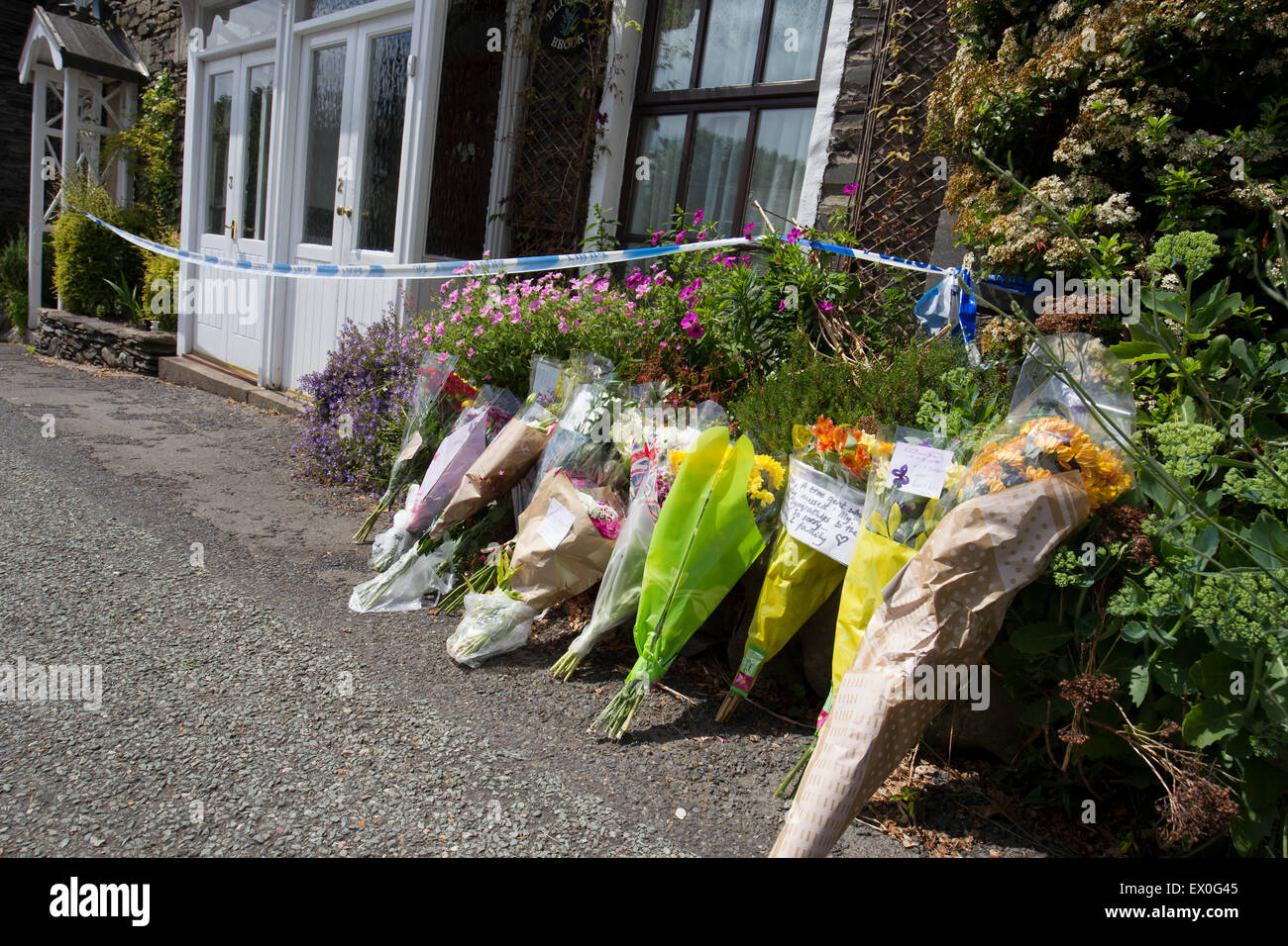 Crime murder flowers floral tribute hi-res stock photography and images ...