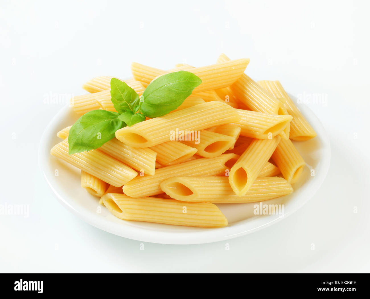 Portion of cooked penne pasta Stock Photo - Alamy