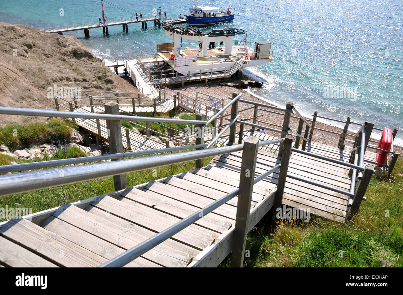 Steps down to beach at Alum Bay Stock Photo - Alamy