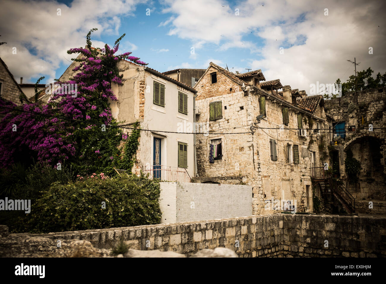 Medival houses hi-res stock photography and images - Alamy
