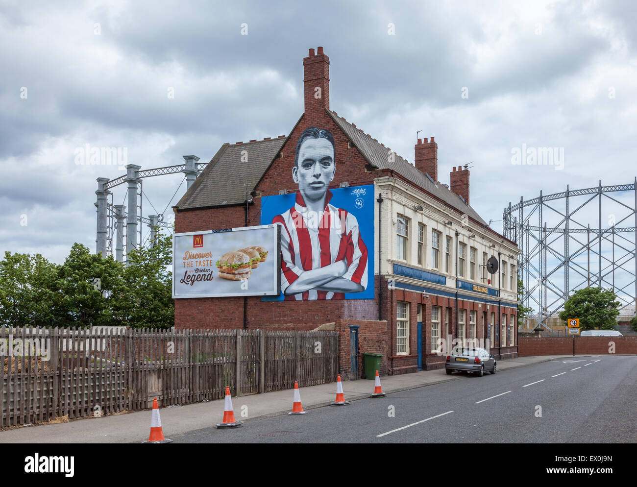 A mural on the wall of The Blue House pub, iof the Sunderland ...
