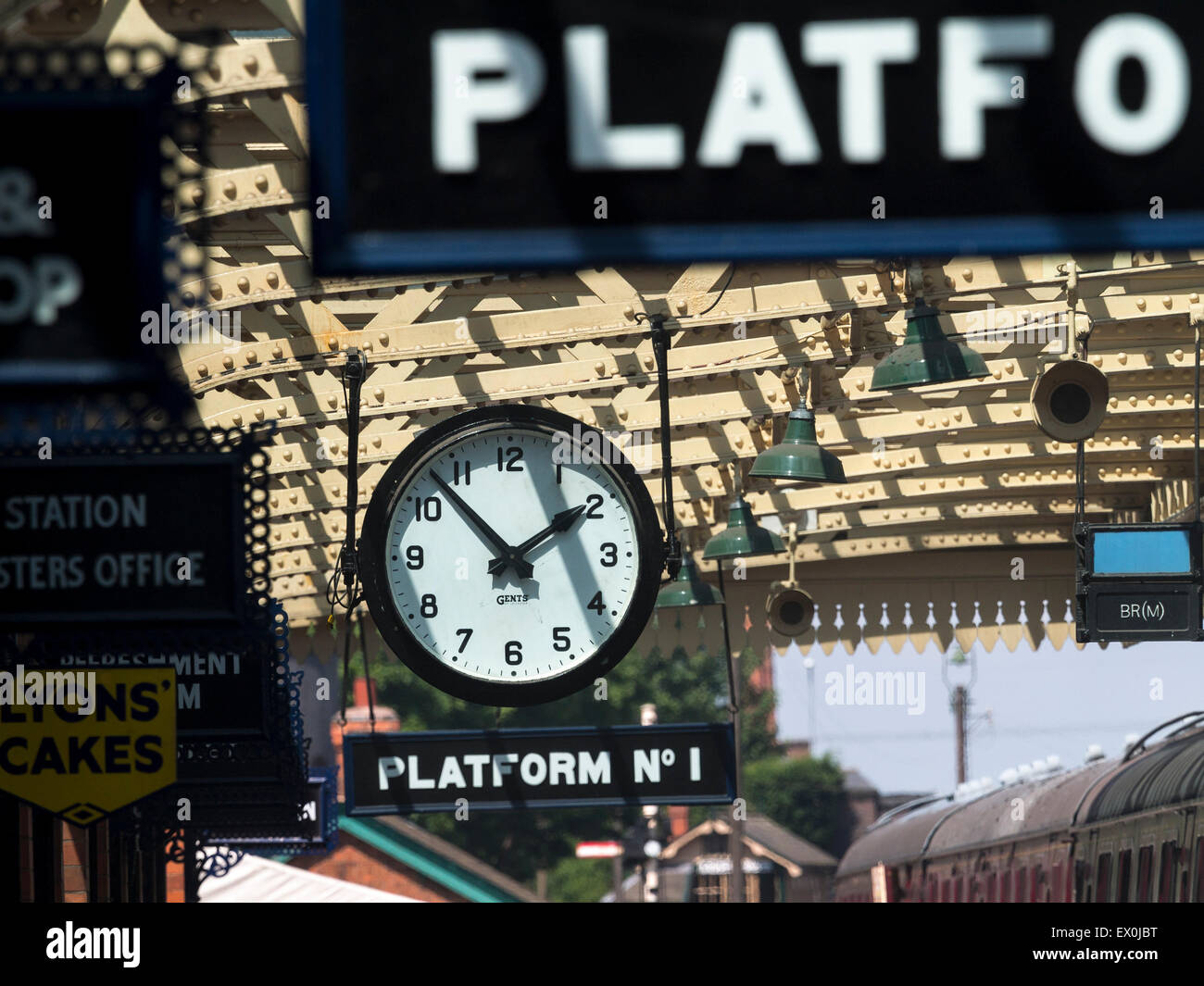 Railway Station Platform Clock at Helen Mckenzie blog