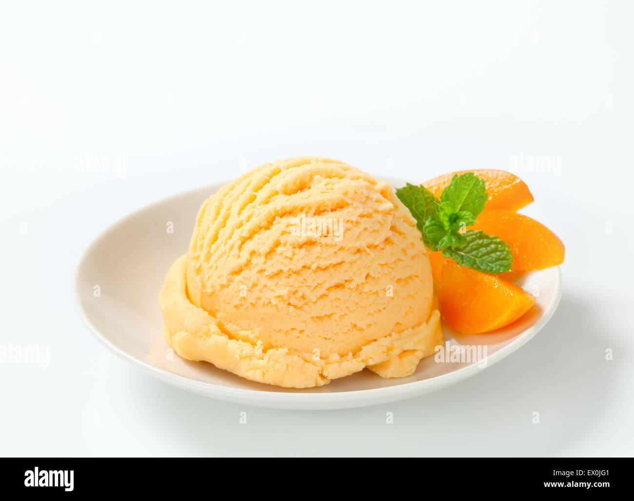 Apricot ice cream hi-res stock photography and images - Alamy
