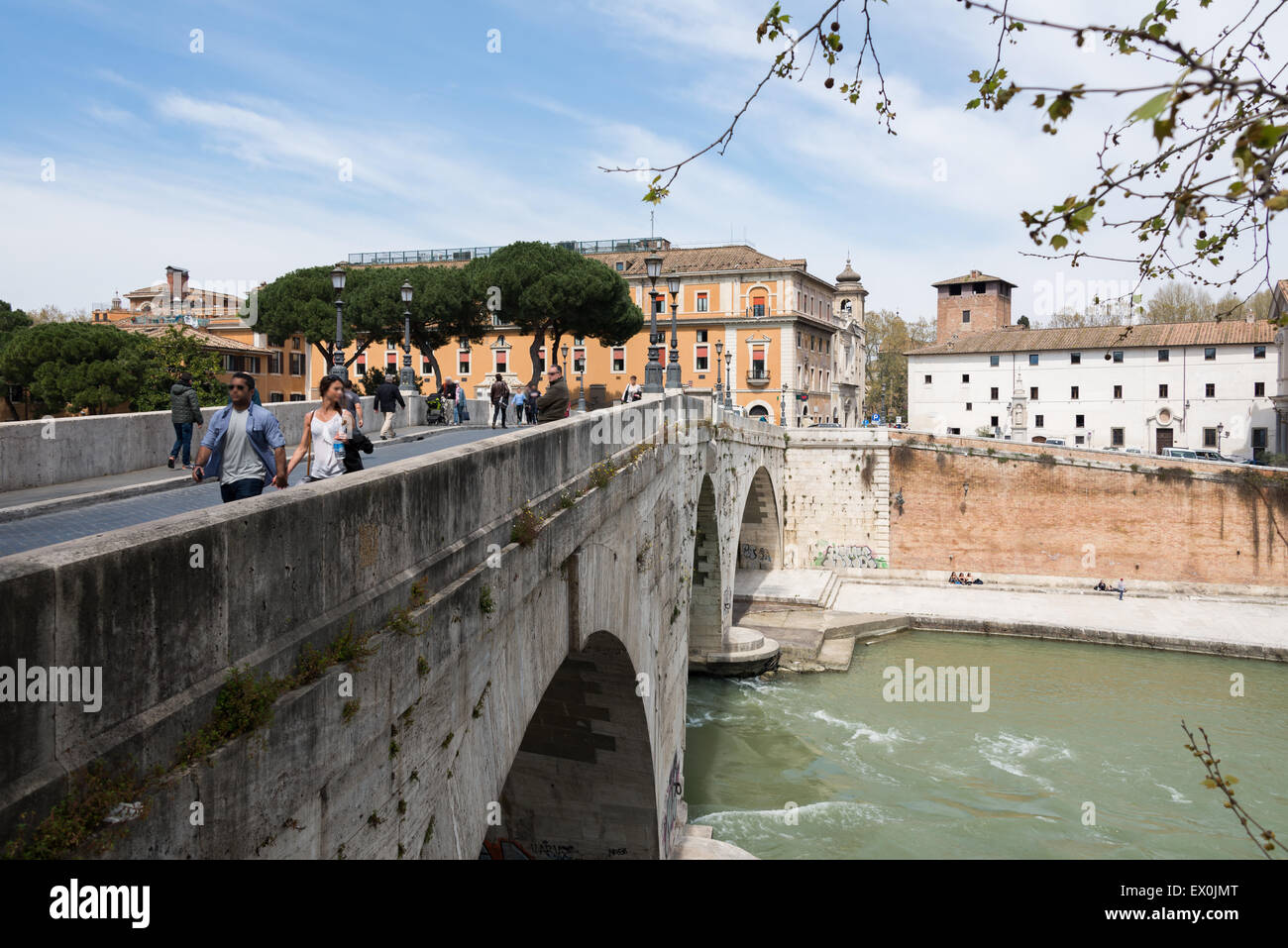 Isola tiberina hi-res stock photography and images - Alamy