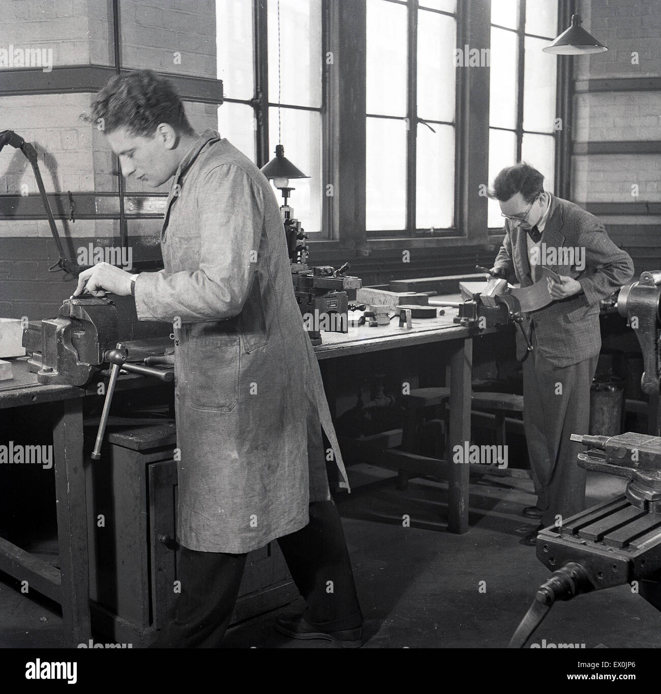 Education in the 1950s hi-res stock photography and images - Alamy