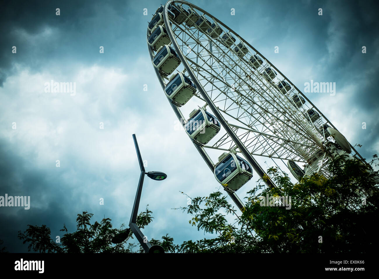 Ferris wheel cloud hi-res stock photography and images - Alamy
