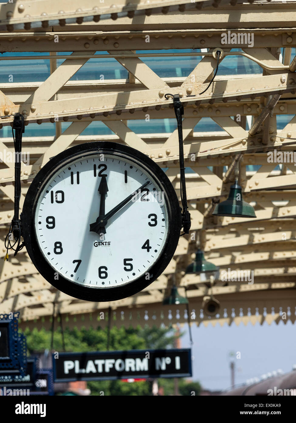 vintage station platform clock ,at the Great Central Railway ...