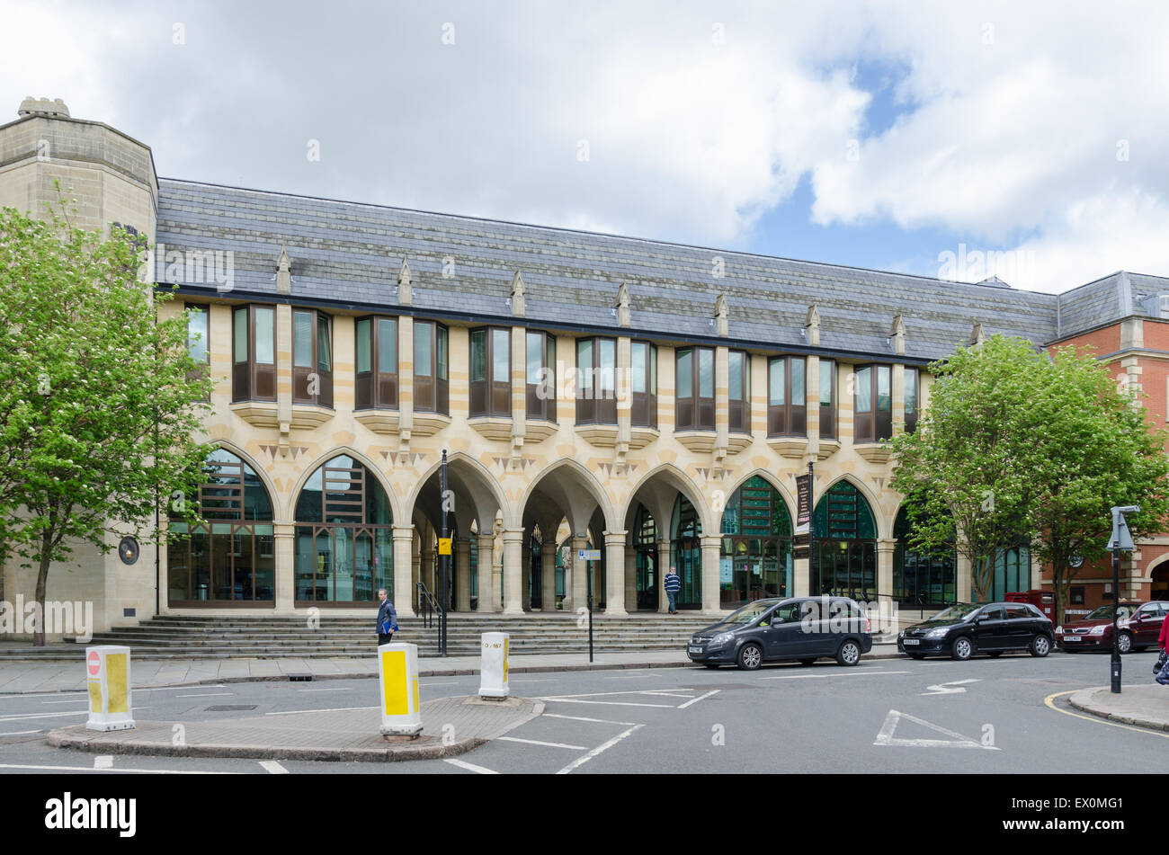 Gothic architecture northampton guildhall hi-res stock photography and ...