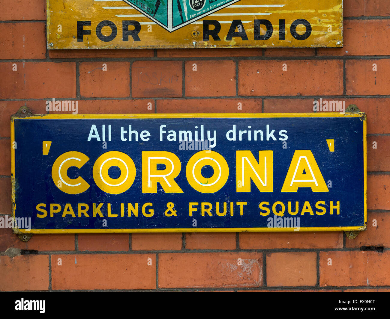 Vintage advertising signs on the station platform at Loughborough, on ...