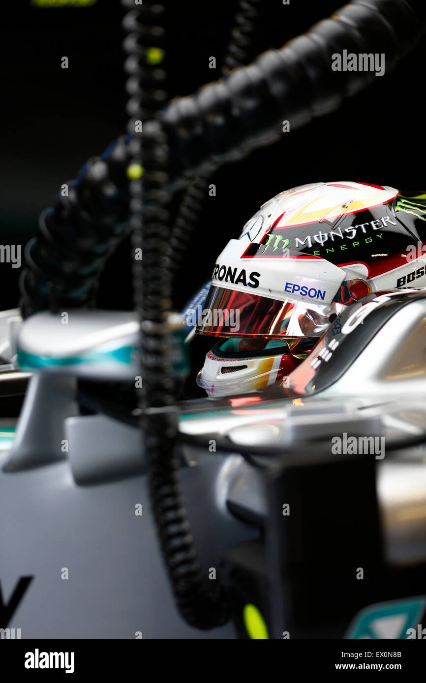 Lewis hamilton 2015 silverstone hi-res stock photography and images - Alamy