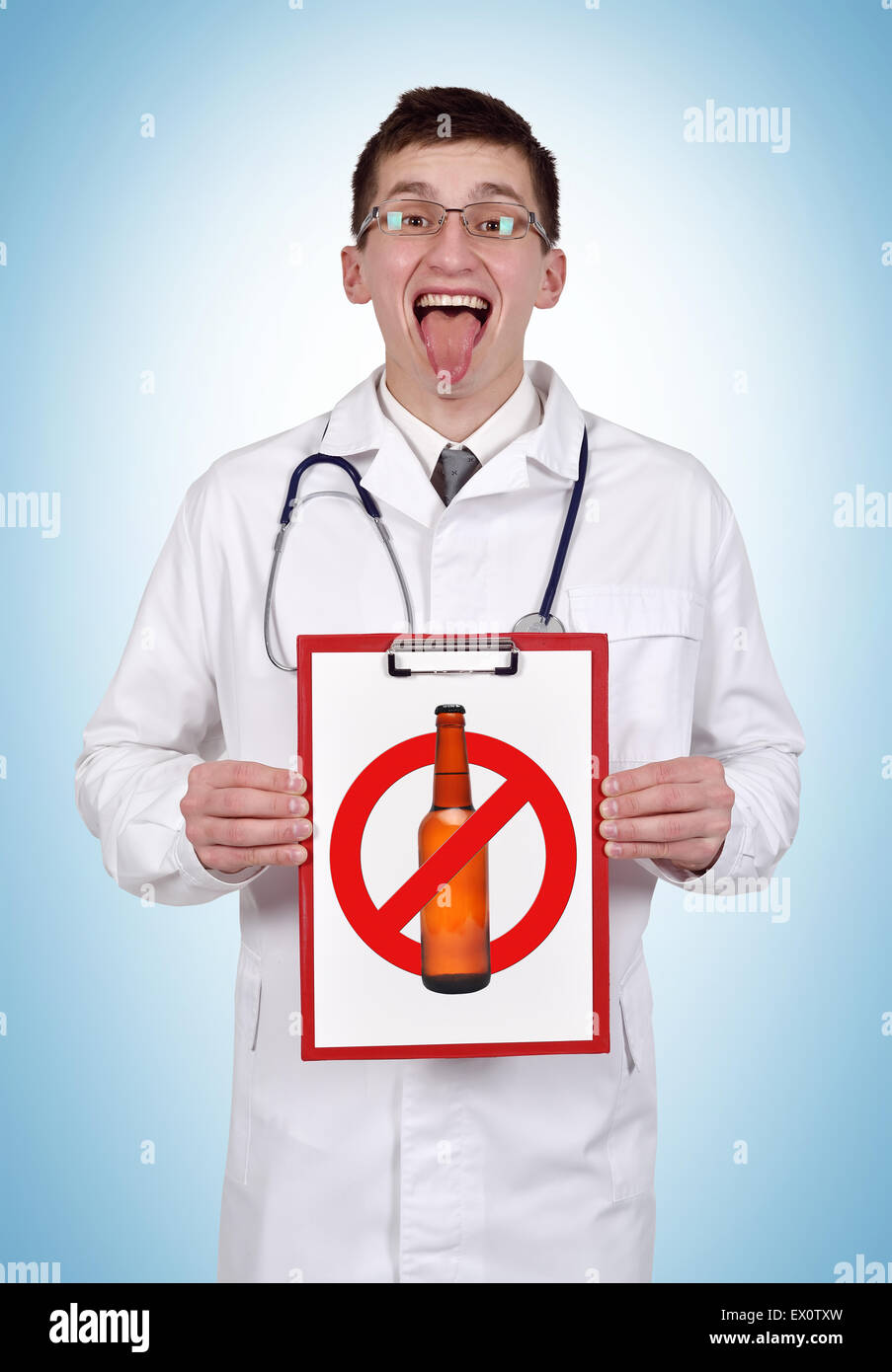 crazy doctor holding clipboard with stop alcohol symbol Stock Photo - Alamy