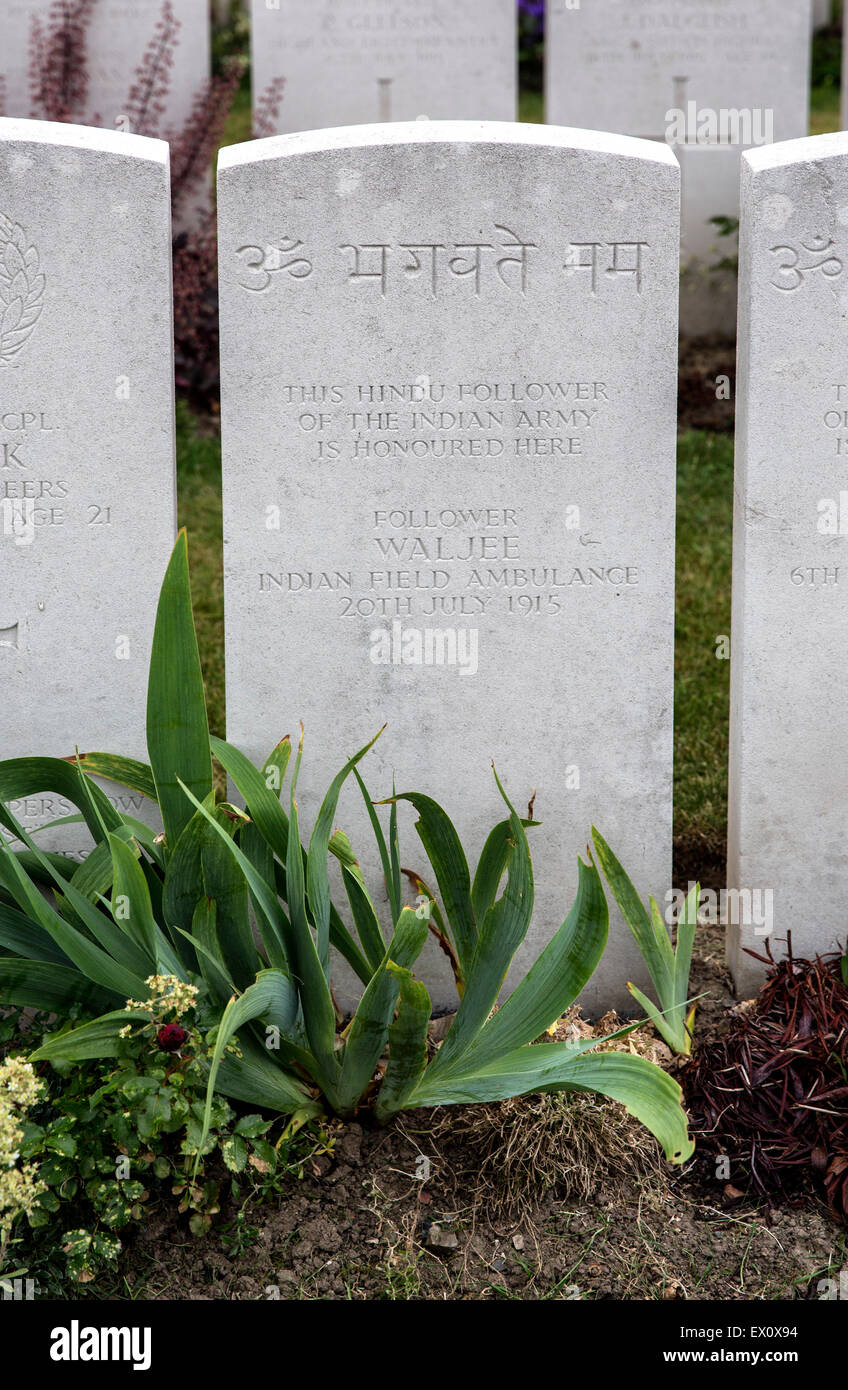 Great War grave of Hindu Follower Waljee of the Indian Field Ambulance ...