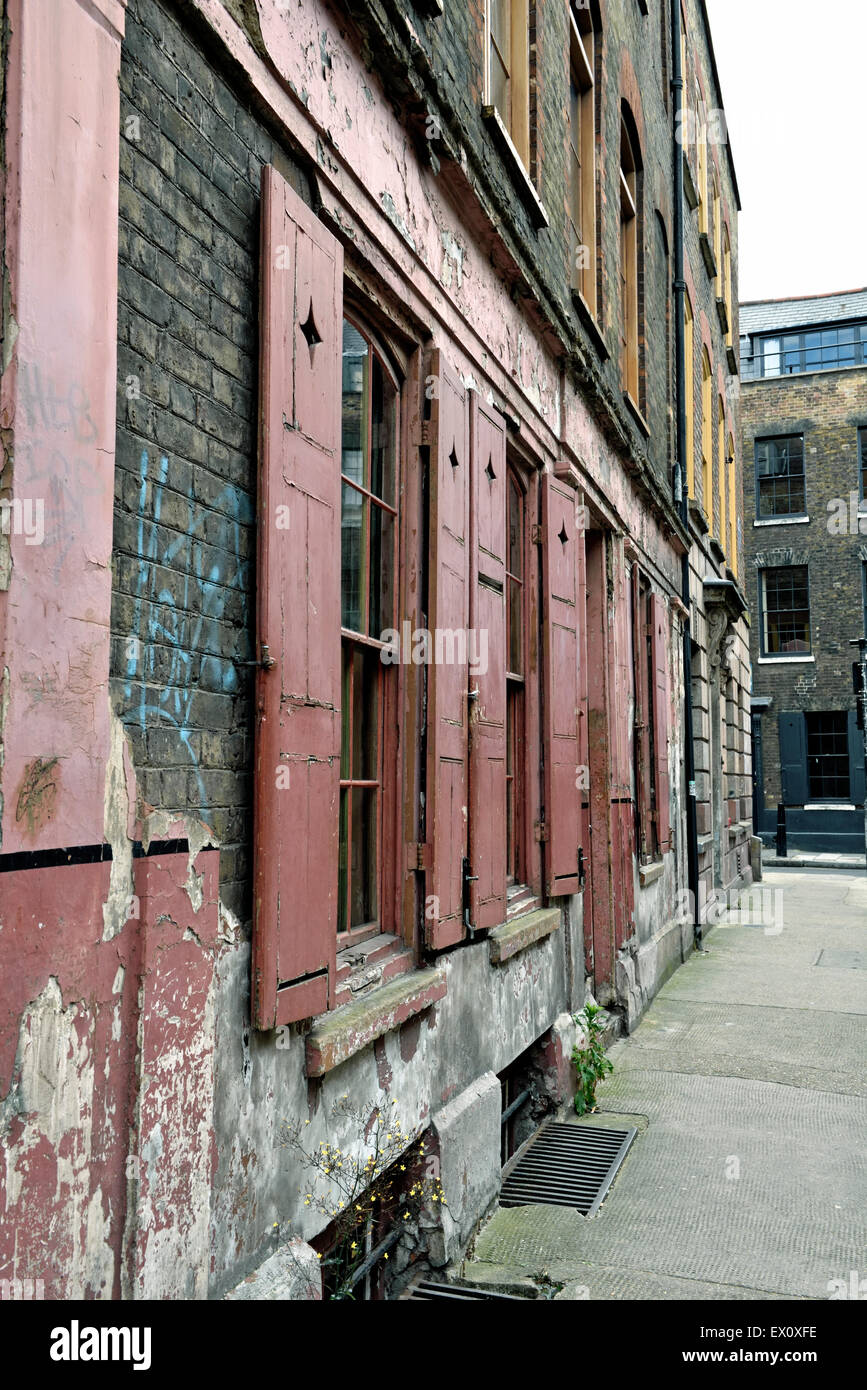 Georgian house with window shutters Princelet Street Spitalfields ...