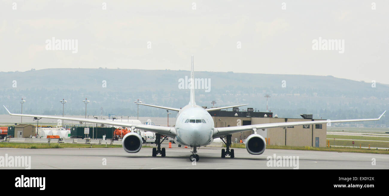 Airplane Front View Stock Photo - Alamy