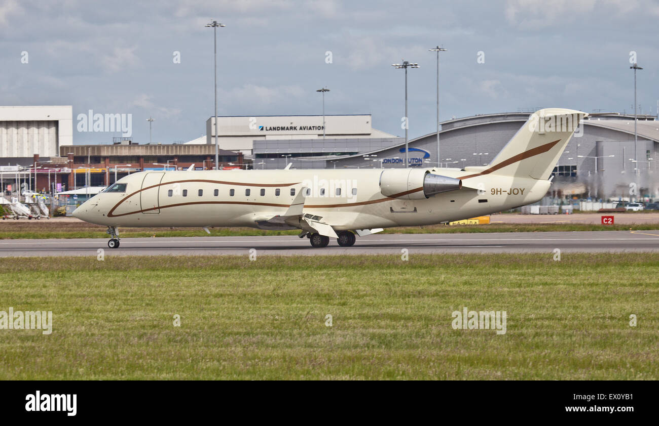 Airx canadair landing hi-res stock photography and images - Alamy