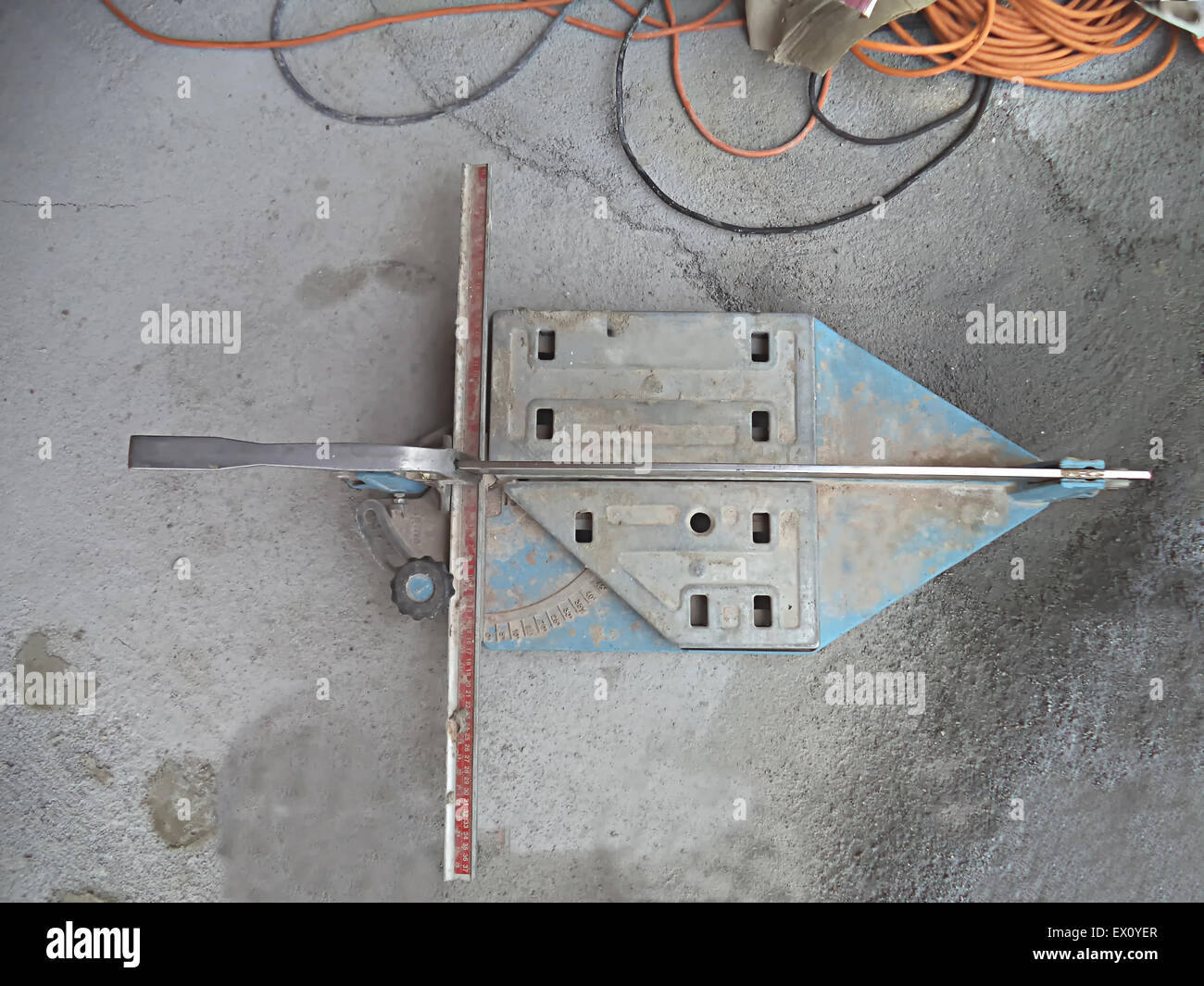 Manual Tile Cutter High Resolution Stock Photography and Images - Alamy