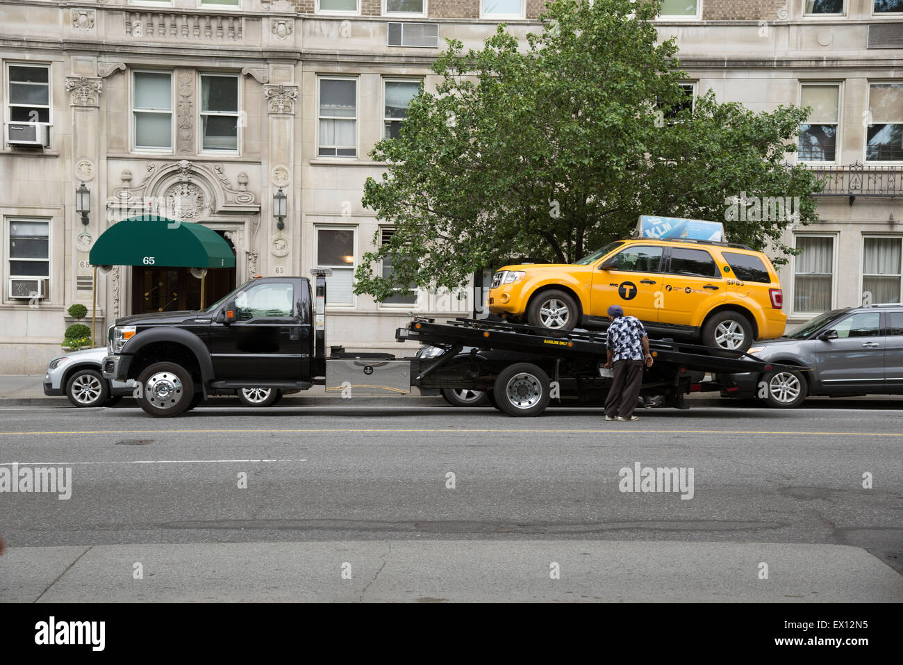 Broken down taxi hi-res stock photography and images - Alamy