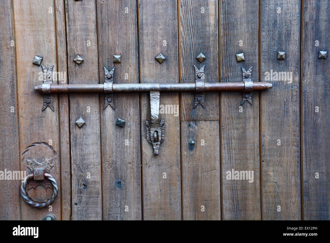 Wooden gate latch hi-res stock photography and images - Alamy