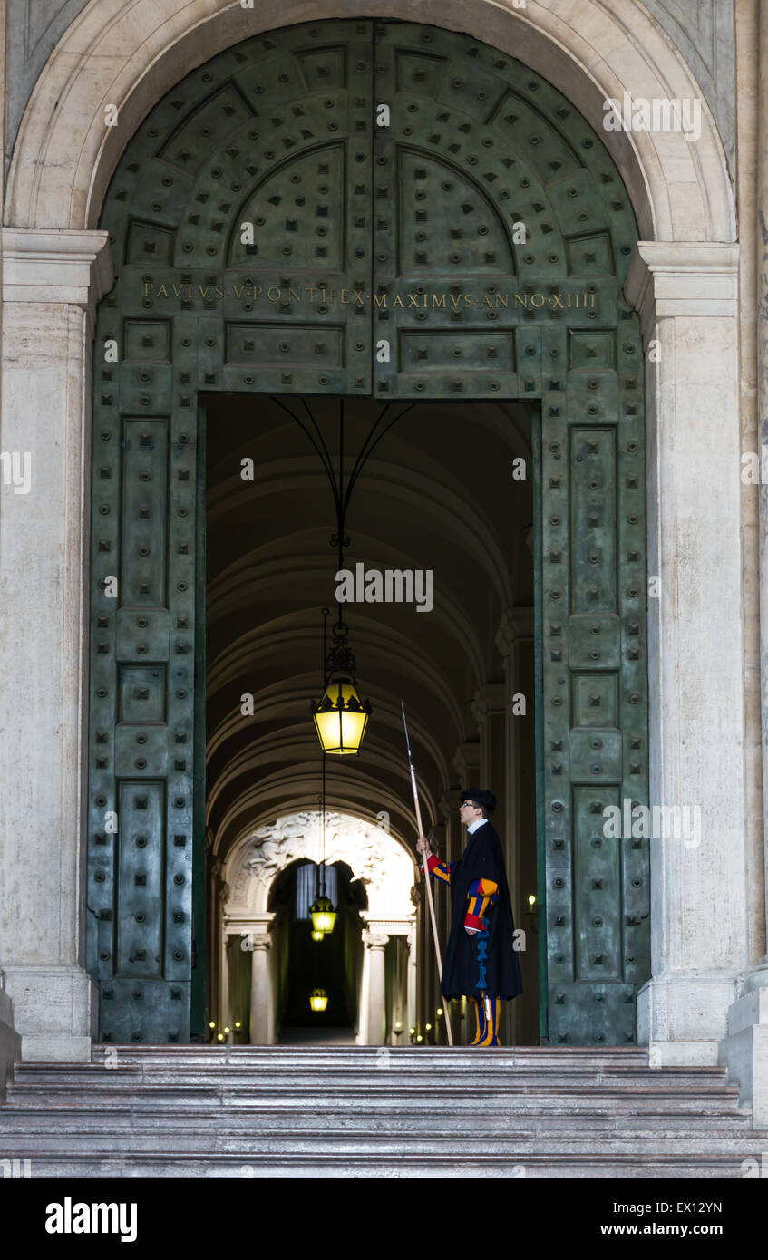 Rome vatican guards hi-res stock photography and images - Alamy