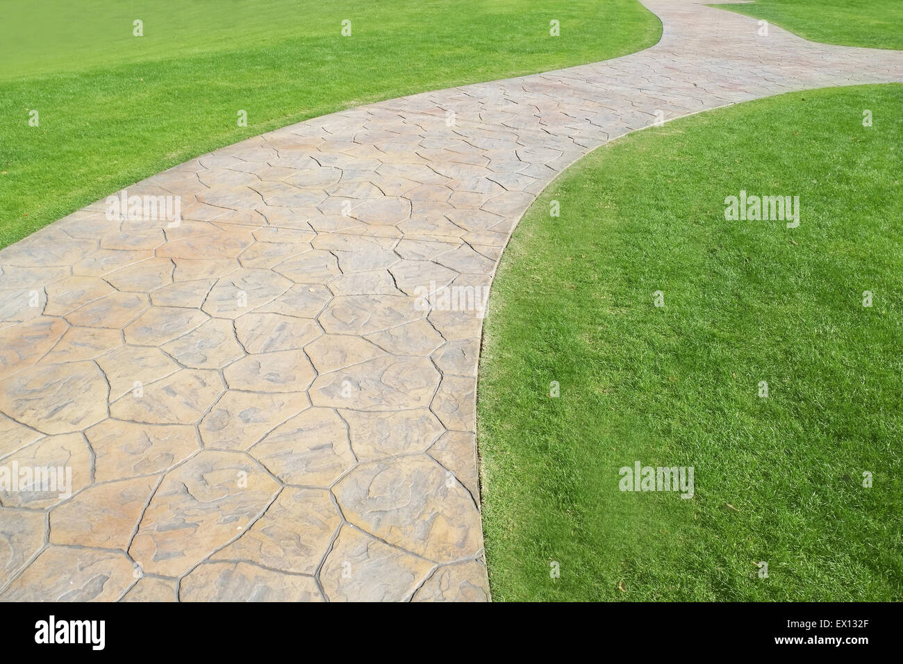 Rock in middle grass hi-res stock photography and images - Alamy