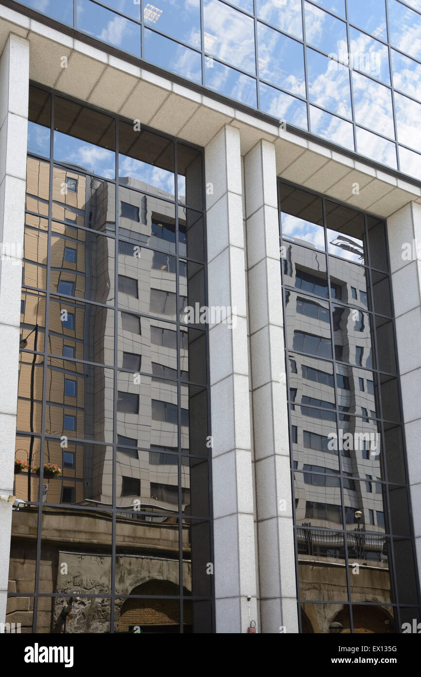 Reflections building architecture hi-res stock photography and images ...