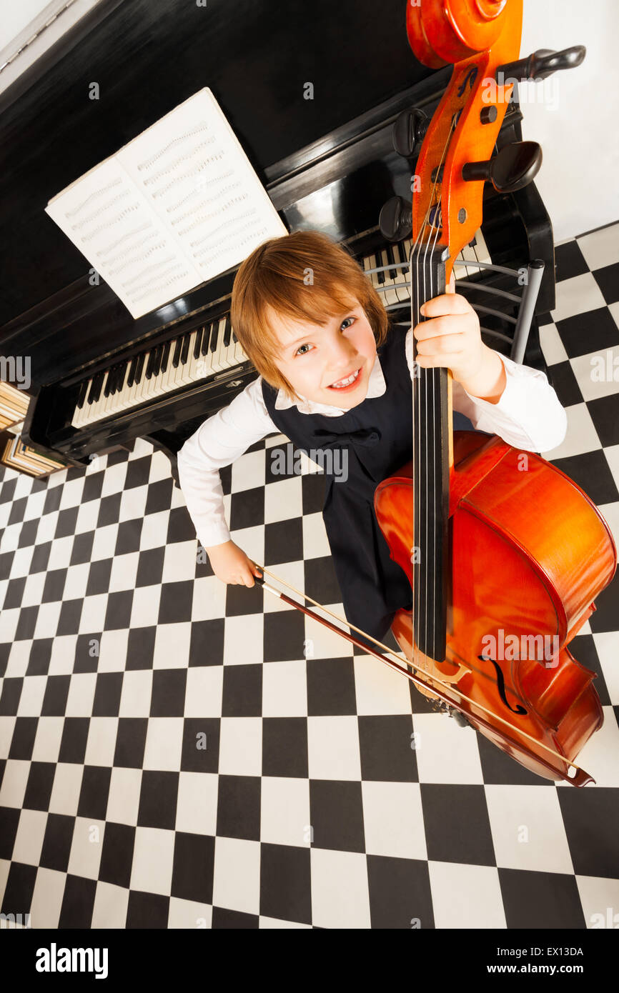 Girl in checked dress hi-res stock photography and images - Alamy