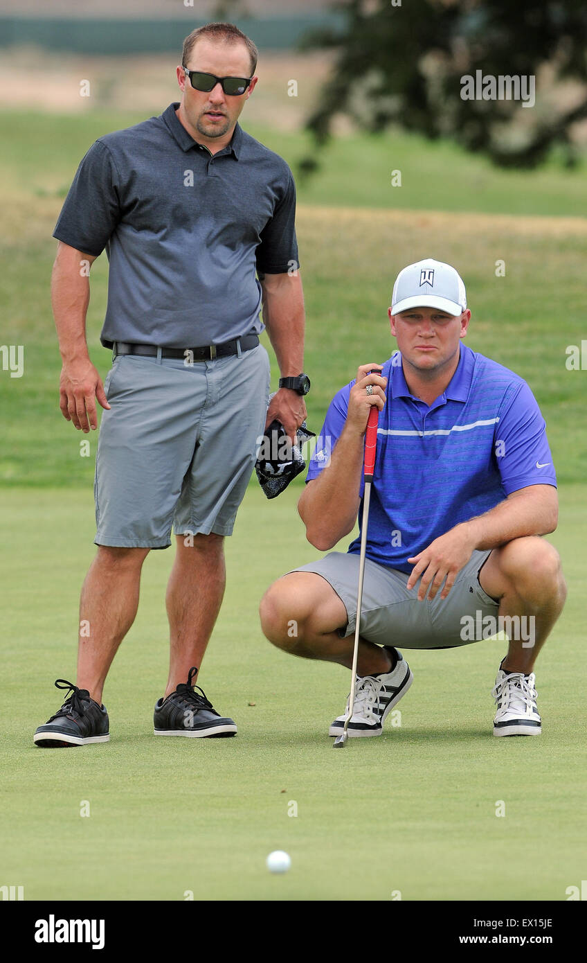 Albuquerque, NM, USA. 3rd July, 2015. Connor Payne and his caddie ...