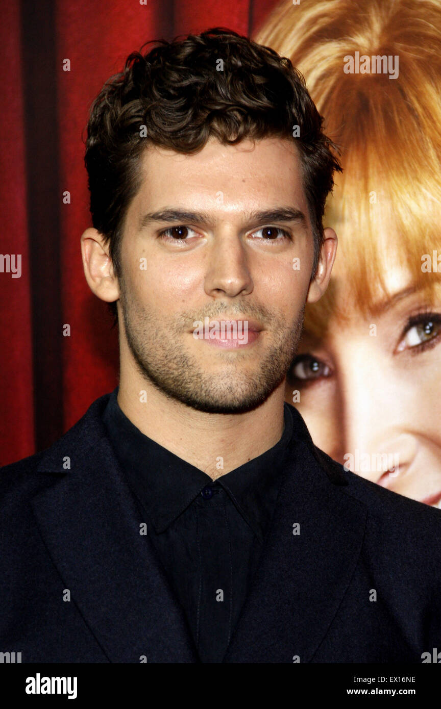 Vanya Asher at the Los Angeles premiere of HBO's 'The Comeback' held at ...