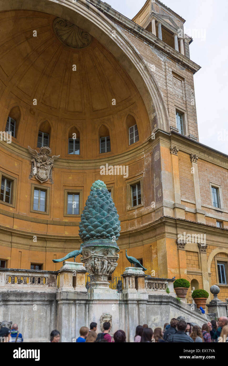 Courtyard at the vatican hi-res stock photography and images - Alamy