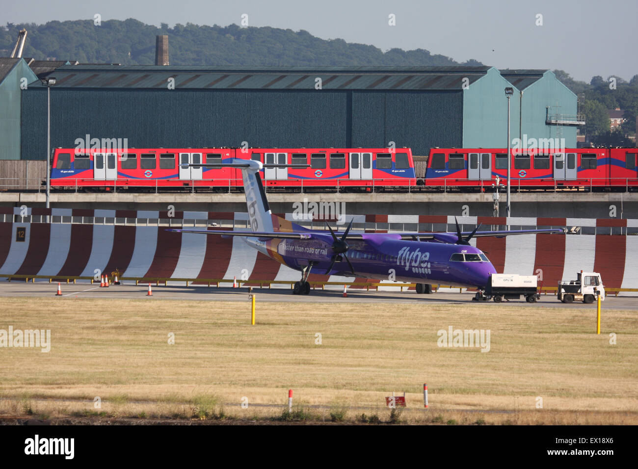 DOCKLANDS LIGHT RAILWAY LONDON TRANSPORT UNDERGROUND Stock Photo - Alamy