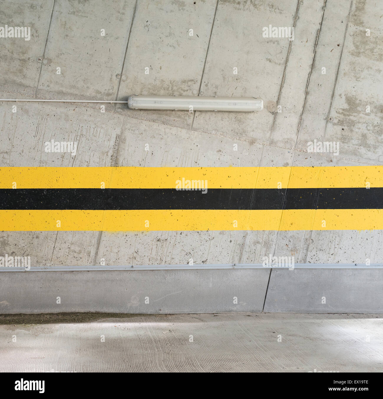 parking lot wall Stock Photo - Alamy