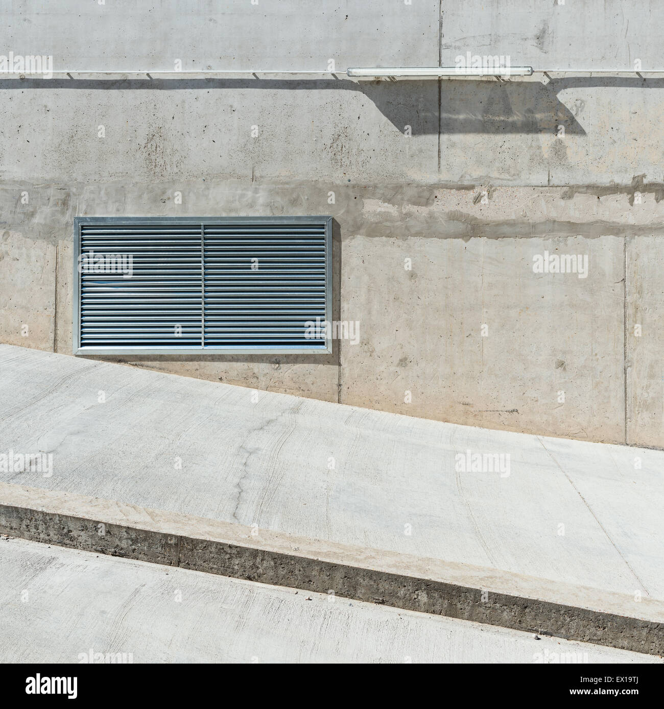 Concrete parking lot wall Stock Photo - Alamy