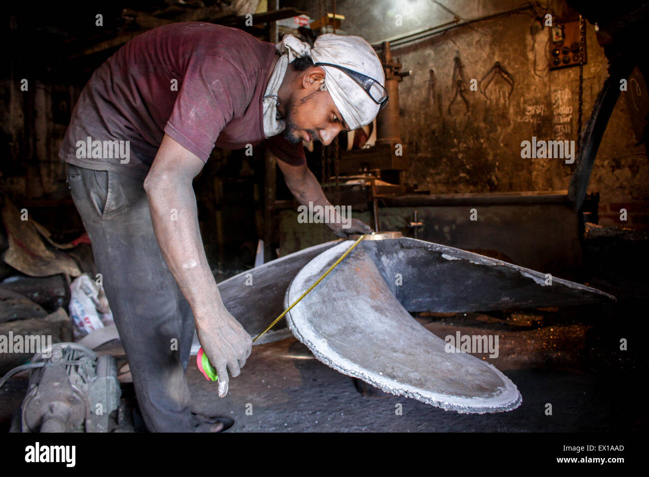 Dhaka, Bangladesh. 02nd July, 2015. Shipyard workers working on ...