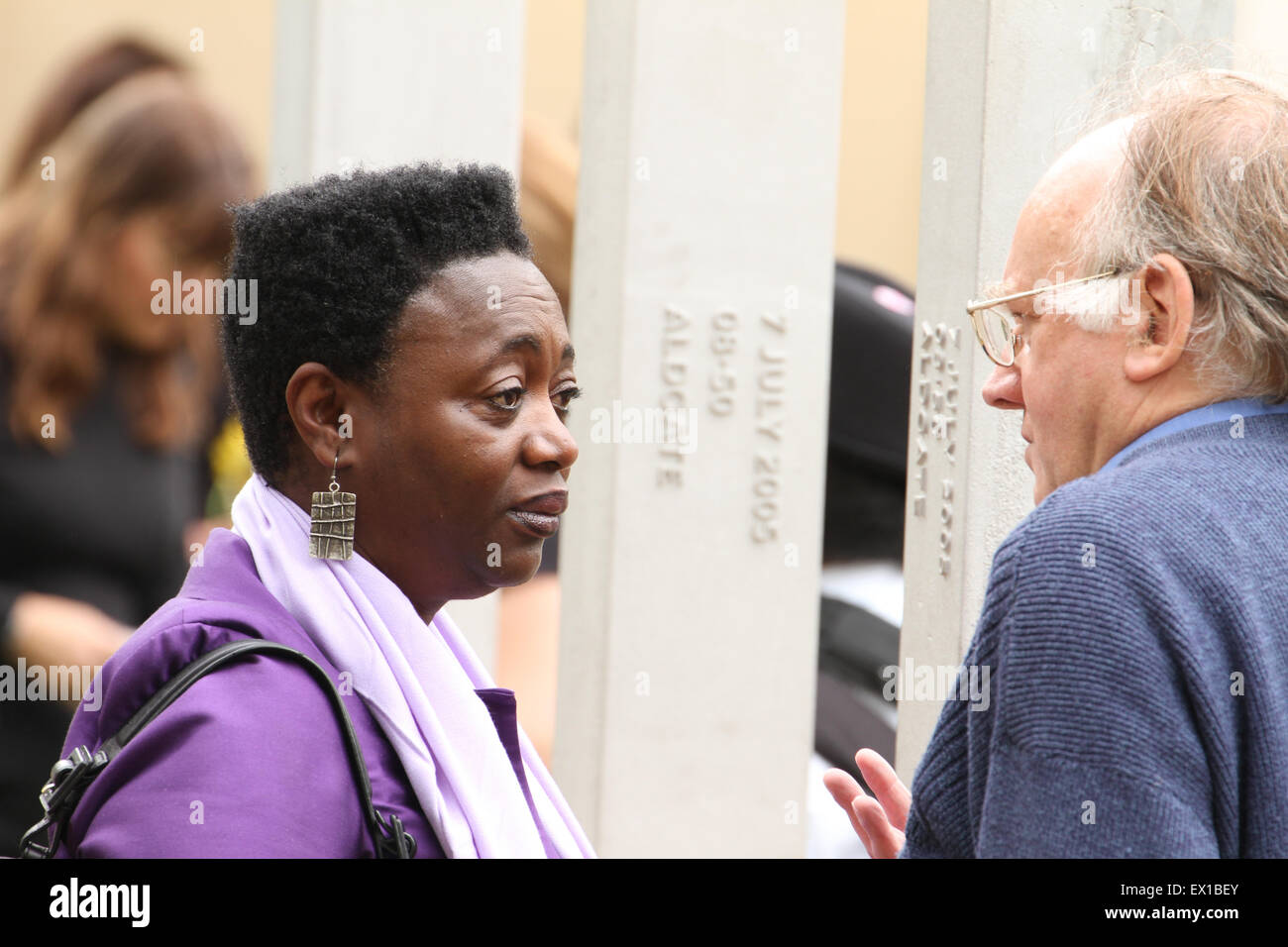 London, UK. 7 July 2005. Relatives and friends commemorate the 7th ...