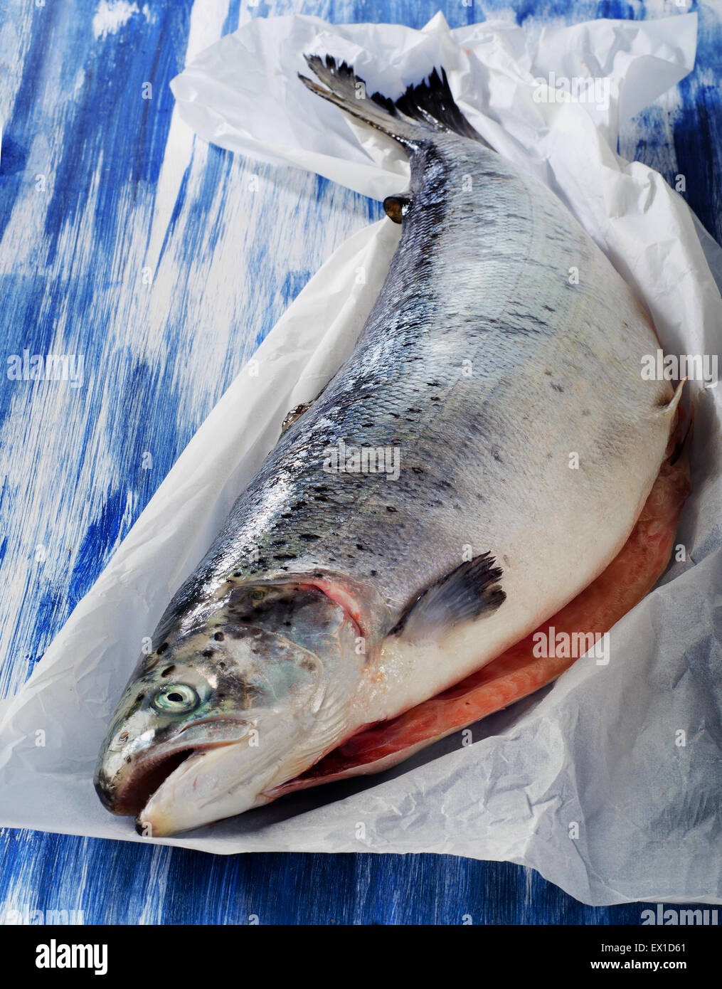 Fresh raw whole Salmon . Healthy food Stock Photo - Alamy