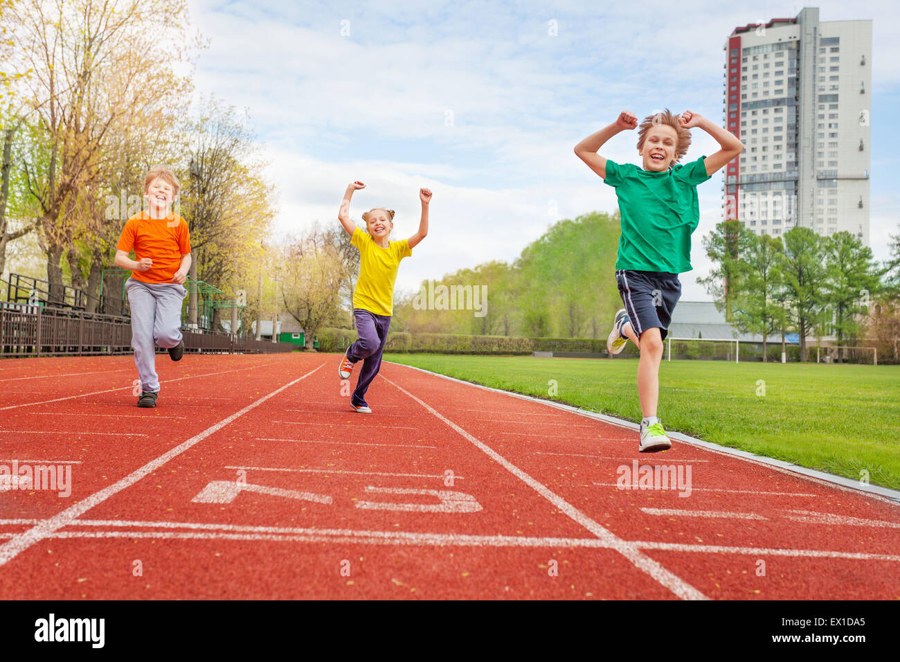 Kids stadium hi-res stock photography and images - Alamy