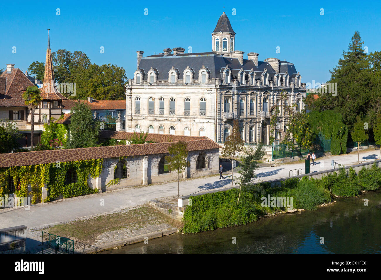 Riverside at Jarnac, Charente Maritime, south west France Stock Photo ...