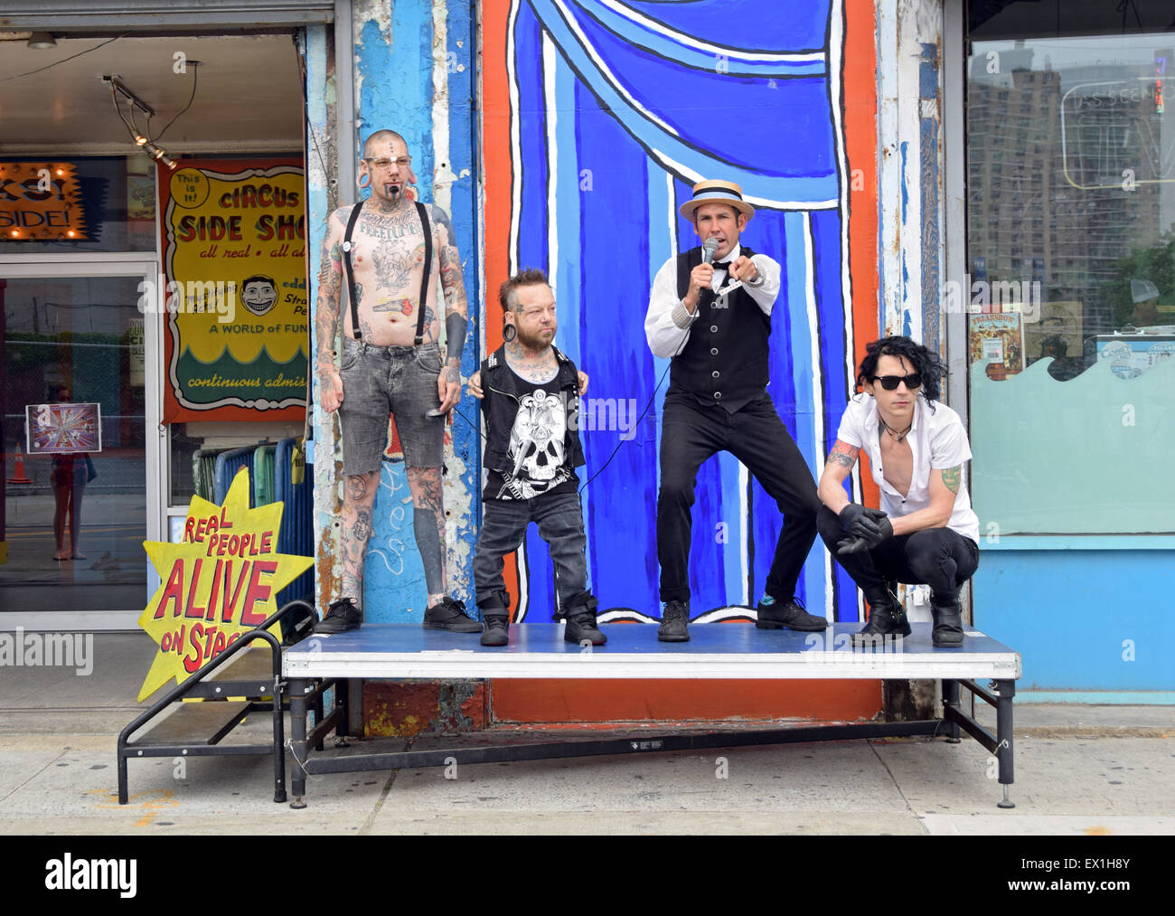 Carnival barker hi-res stock photography and images - Alamy