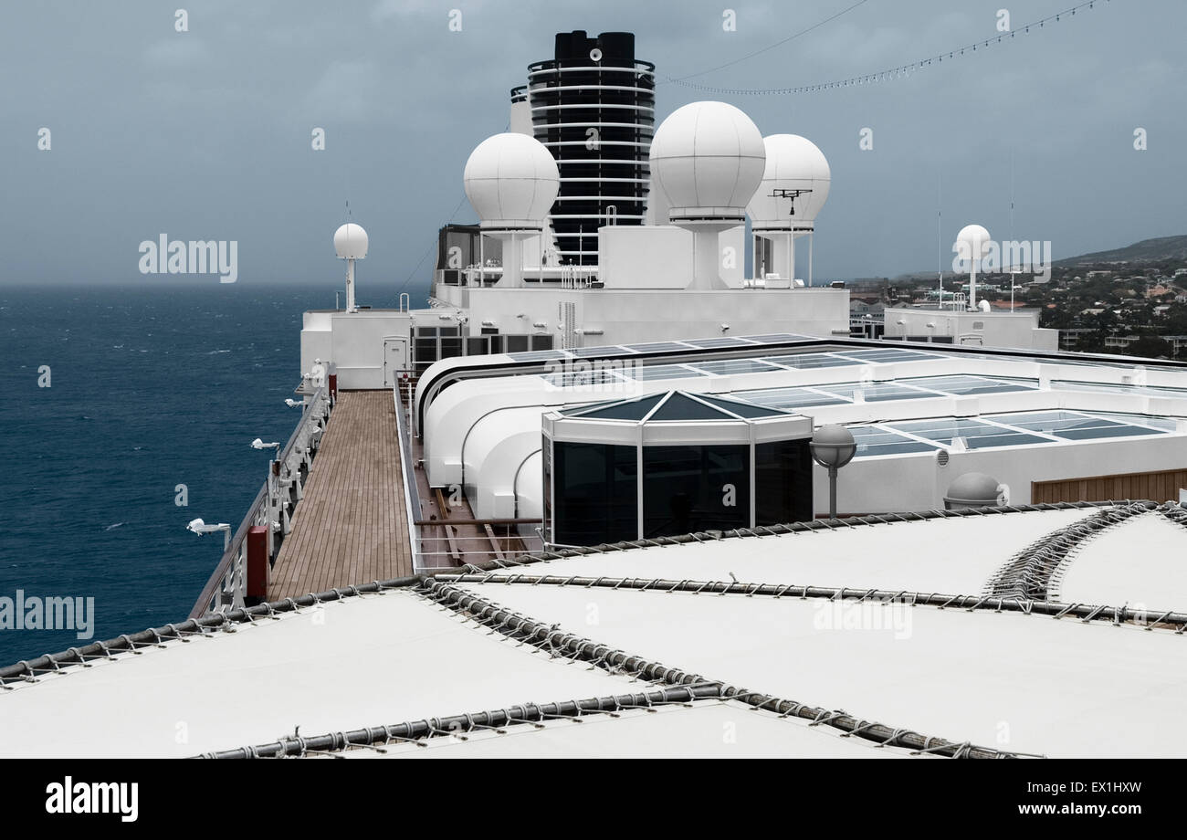 Yacht satellite dome hi-res stock photography and images - Alamy